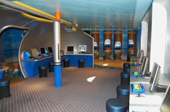 Disney Dream: Oceaneer Club & Oceaneer Lab