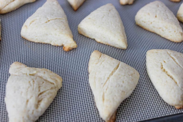 Copycat Starbucks Petite Vanilla Bean Scones Recipe