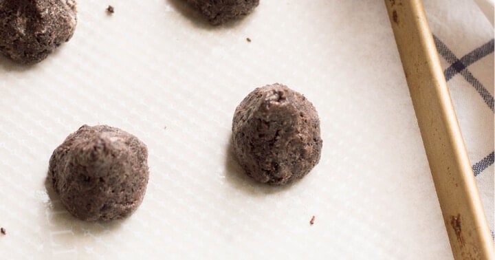 3 Ingredient Reindeer Poop OREO Truffles
