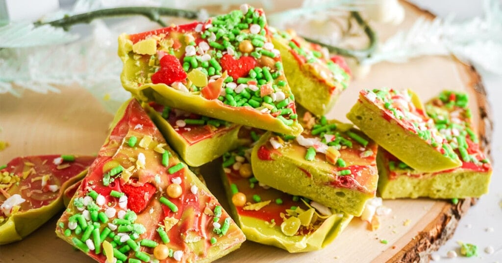 Christmas Chocolate Grinch Bark Recipe