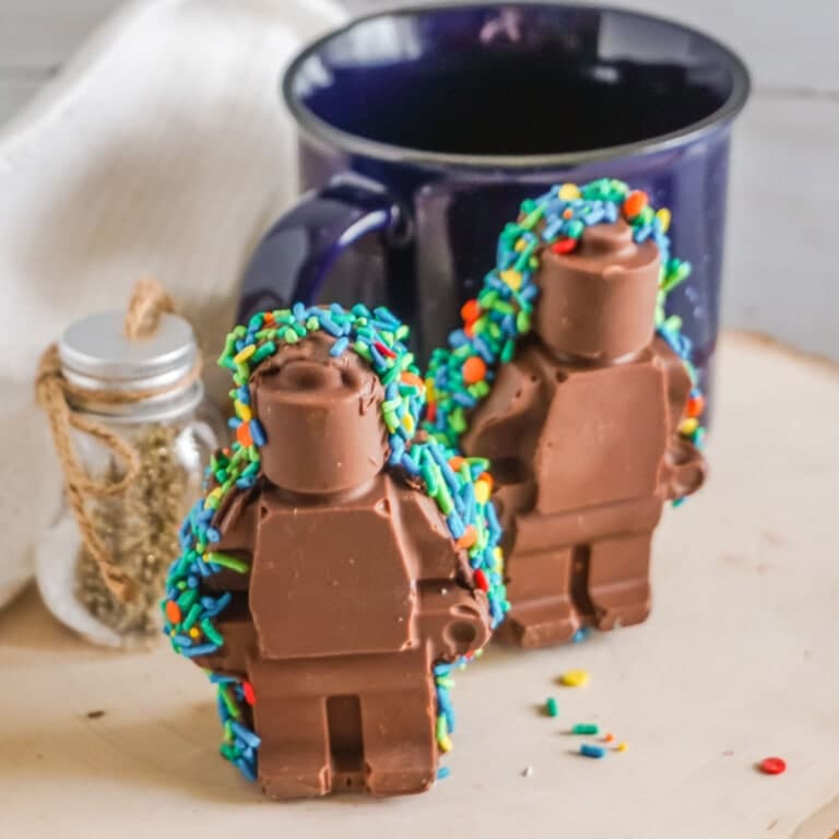 10-Minute Peppermint Hot Cocoa Bombs